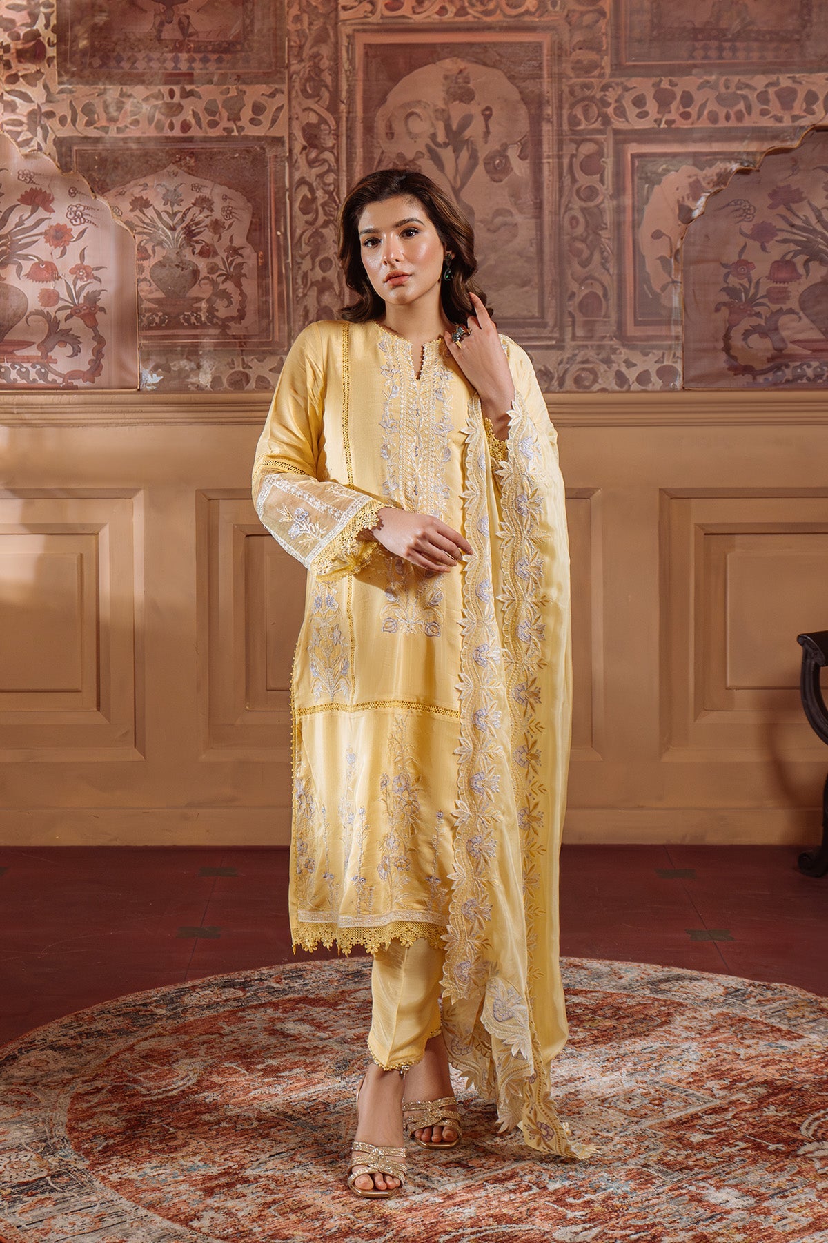 Pale Primrose – NeeksCloset